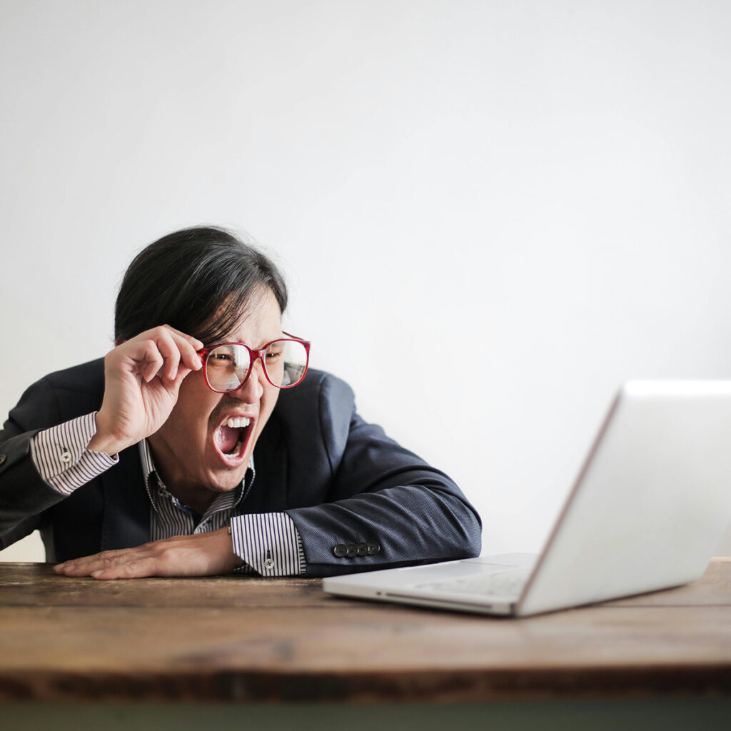 Crisi isterica: come riconoscere i sintomi | GoSalute