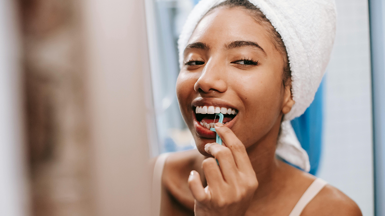 Pulizia denti fai da te: 7 metodi efficaci | GoSalute